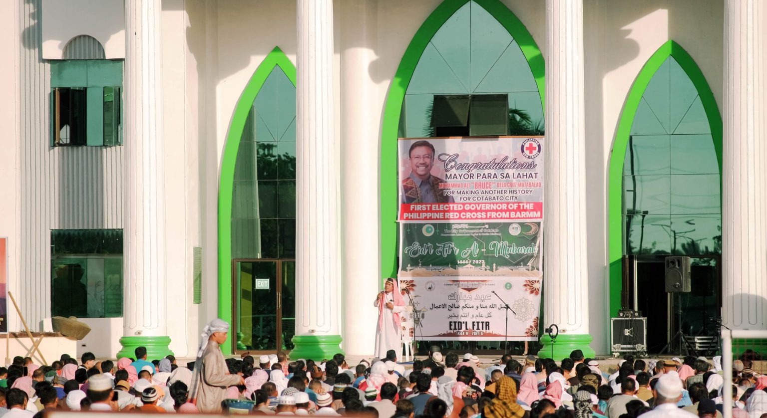 Muslim dumagsa sa Eid’l Fitre Congregational Prayer sa Cotabato City ...